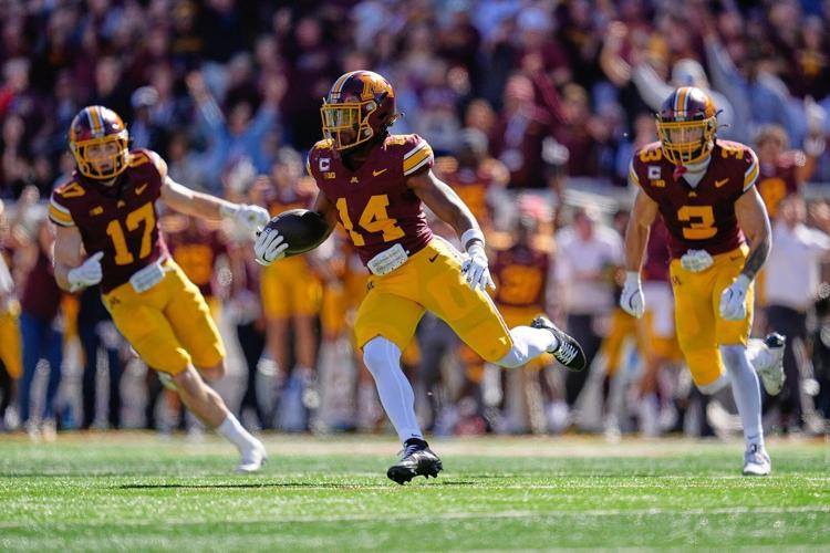 Drake Lindsay's 3 TDs help Minnesota rally past Rutgers 31-28