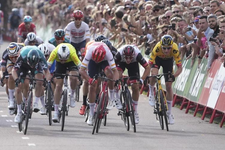 Ireland’s Bennett wins second Vuelta stage, Teunissen grabs overall lead