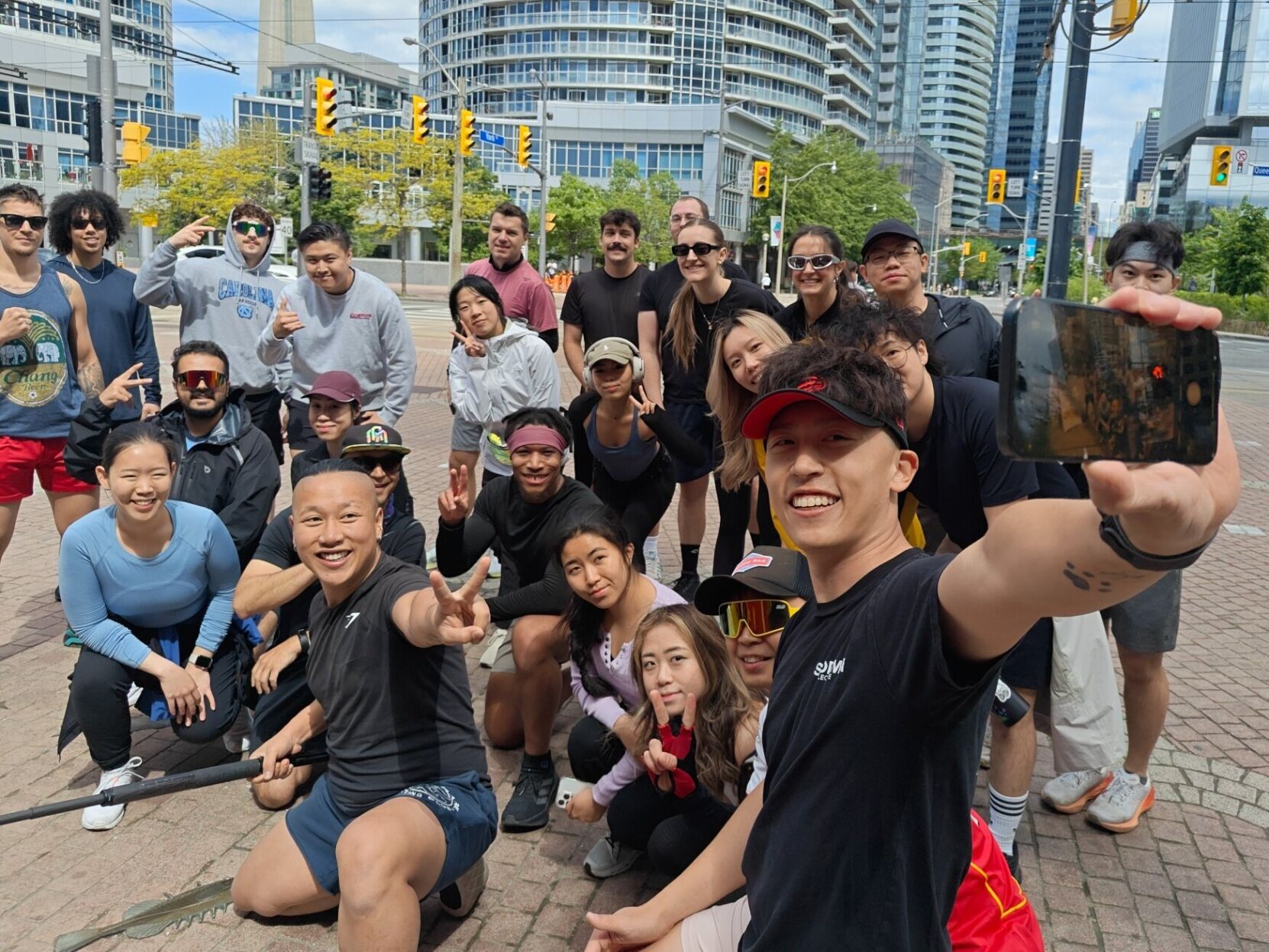 Unique Toronto running club brings the rave to the waterfront