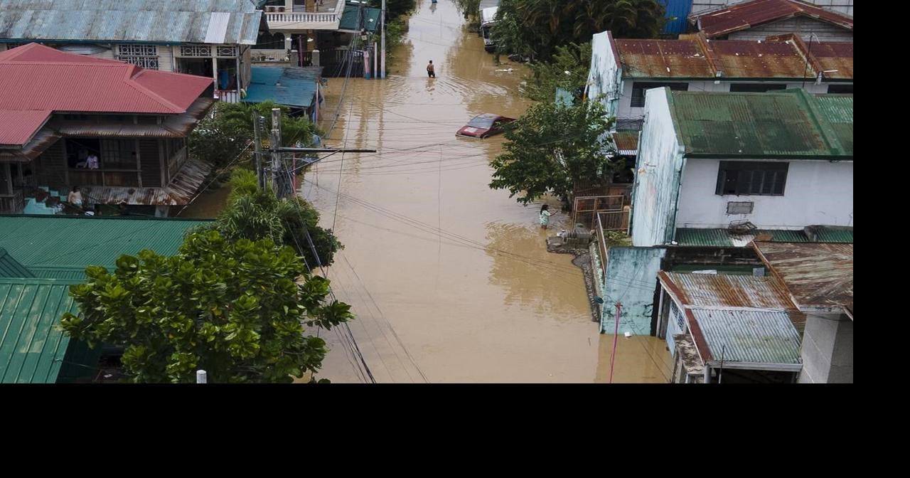 Typhoon heroes: 5 Filipino rescuers drown in flooded village