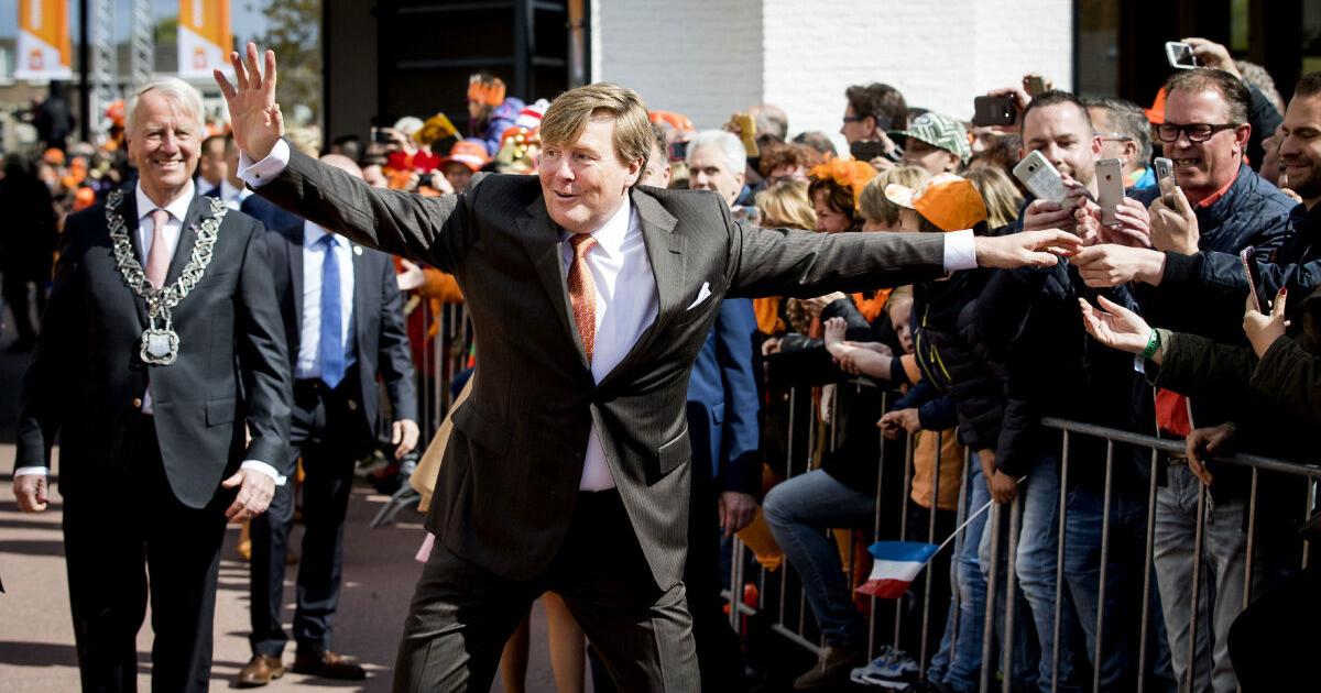 ‘Guest pilot’ Dutch King Willem-Alexander will retrain on new plane