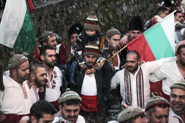 Bulgarians celebrate Epiphany with traditional rituals