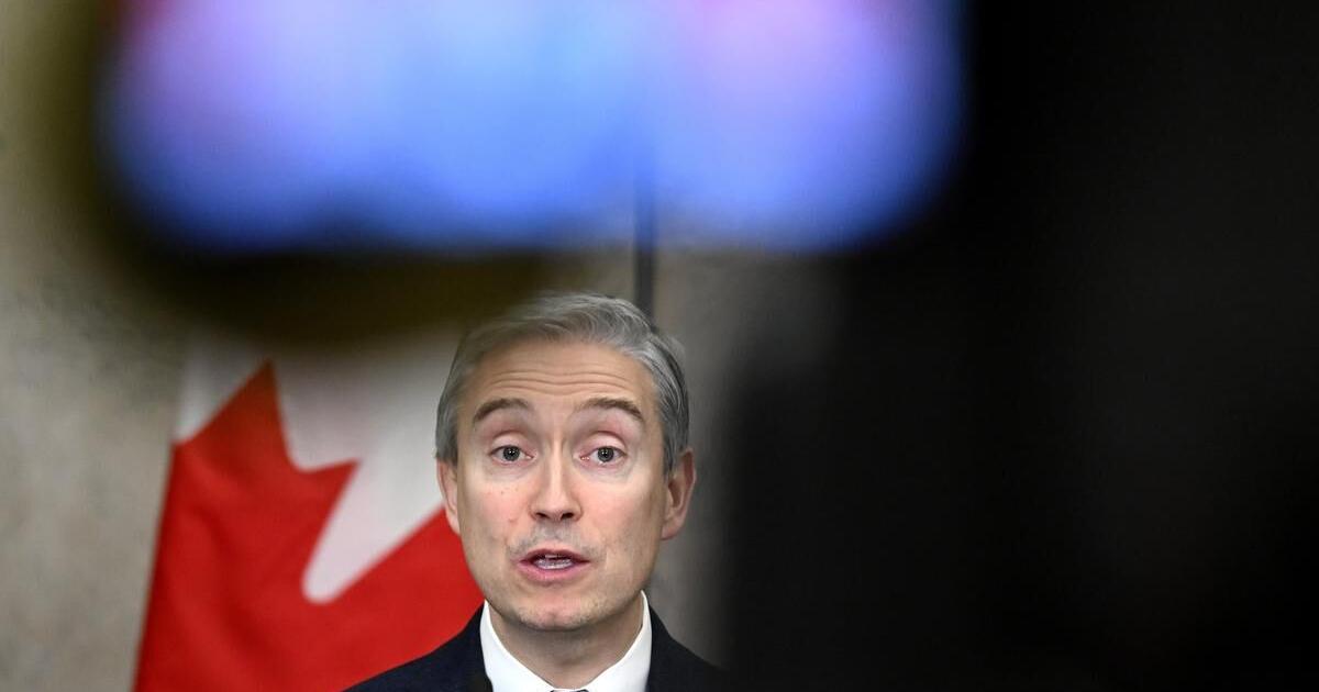 Critics weigh in on final stage of Rogers-Shaw merger