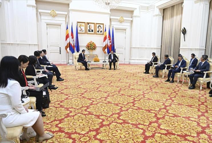 China’s foreign minister visits Cambodia days after incumbent premier ...