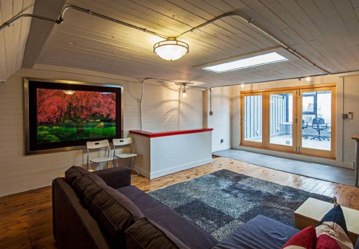 Attic renovation turns roof into a greenhouse