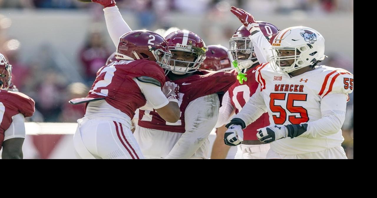Alabama loses starting linebacker Deontae Lawson to a season-ending injury