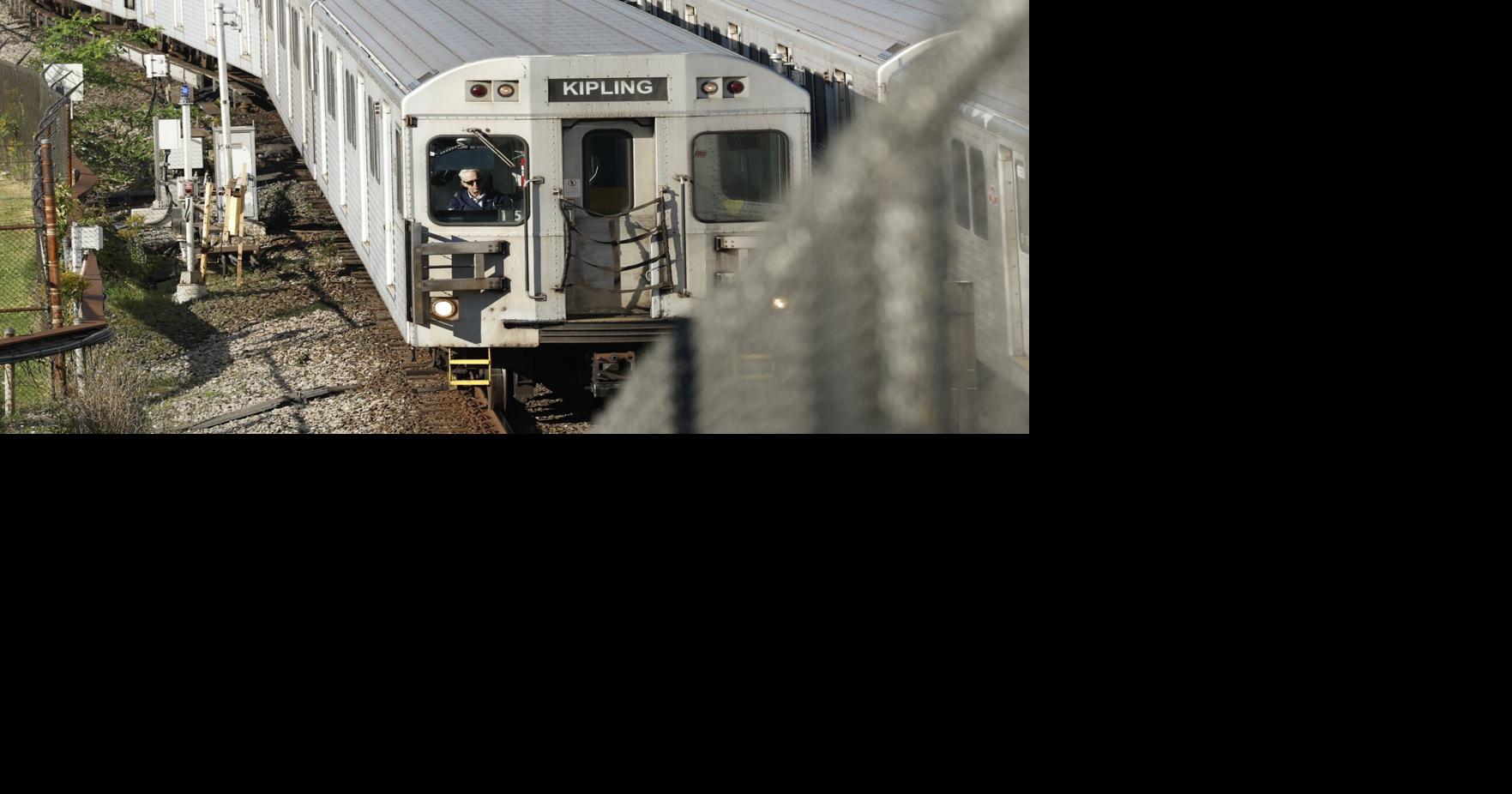 TTC board sounds alarm on aging Line 2 trains