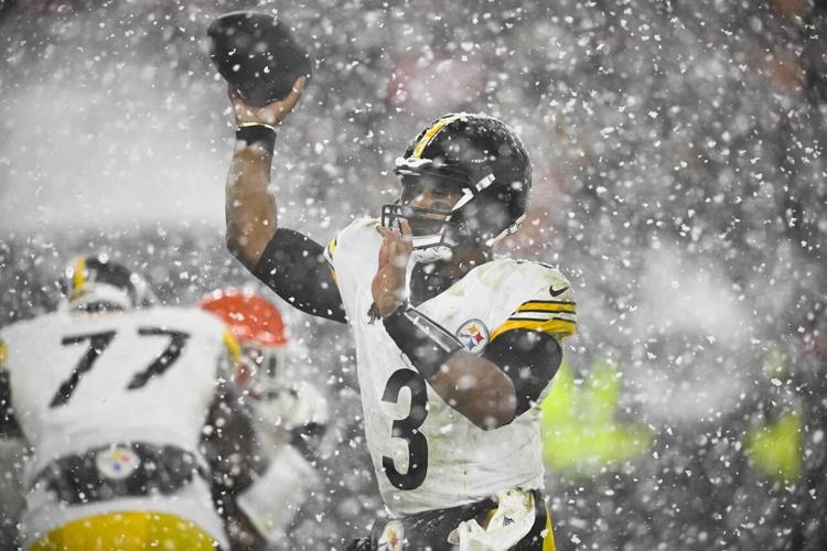 Nick Chubb plows through heavy snow for 2-yard TD, giving Browns 24-19 ...