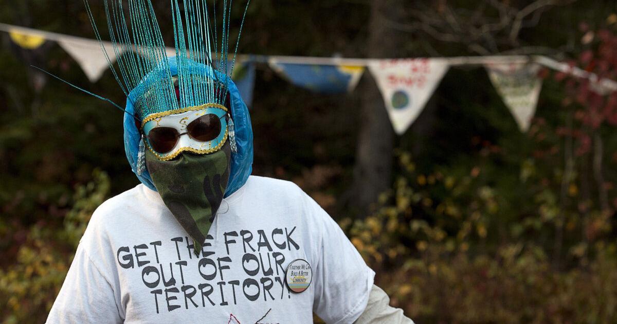 New Brunswick fracking protesters seize media equipment