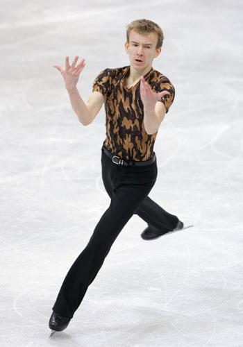 Canadian Rogozine wins world junior figure skating title