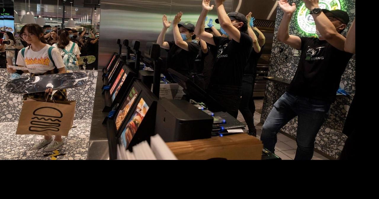 Shake Shack shrugs off trade war, opens outlet in Beijing