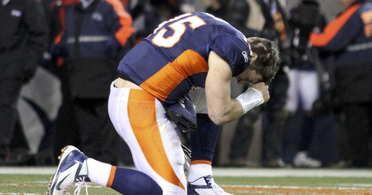 Tebowing: the best of the meme