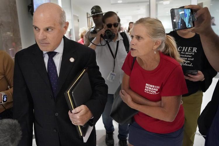 Signs return to Tennessee statehouse grounds after judge blocks new ...