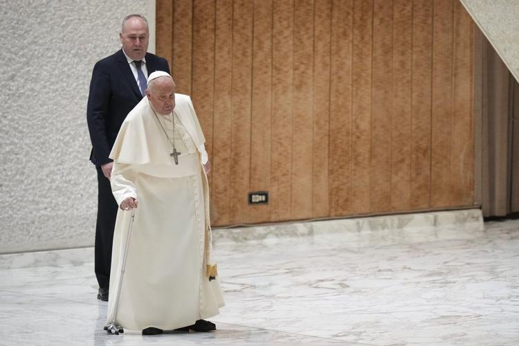 Pope Francis stumbles while walking into Jubilee audience at the ...