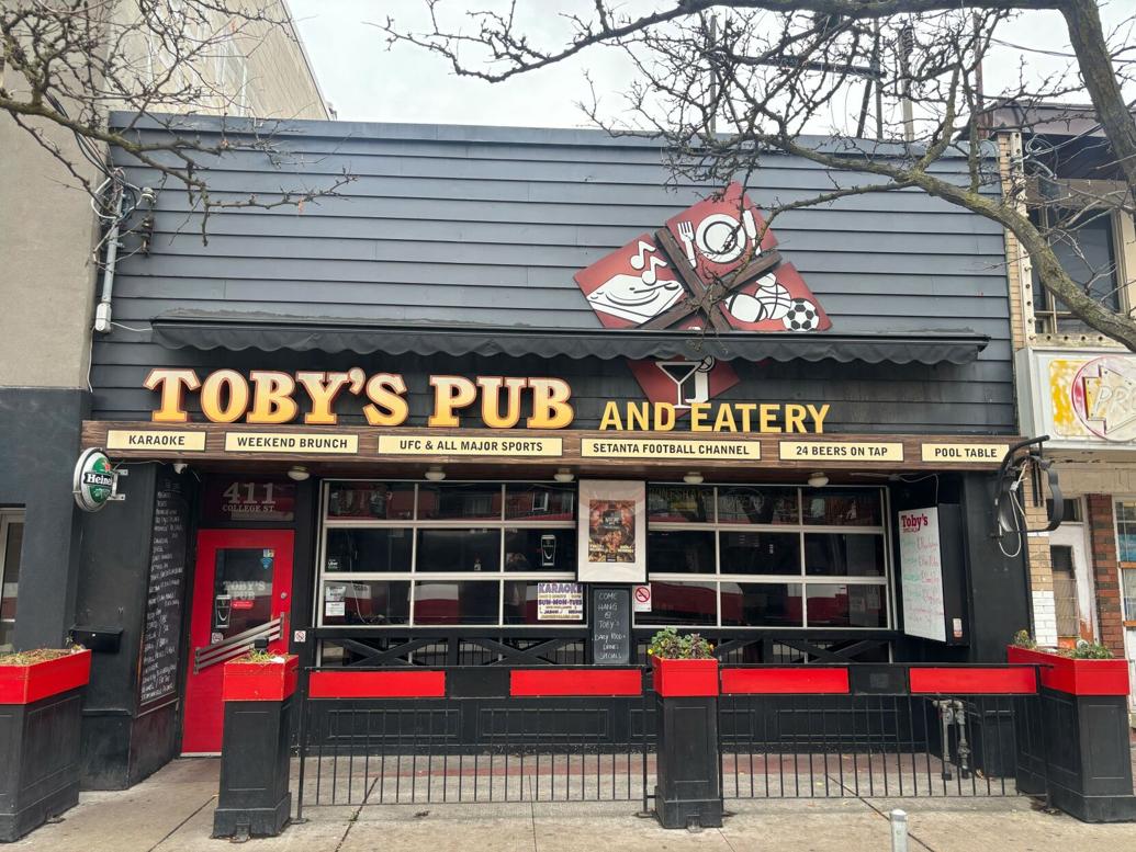 12 sports bars in Toronto for watching the Blue Jays game