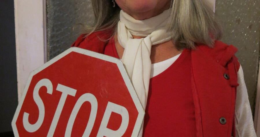 'Dancing crossing guard' ordered to stop dancing