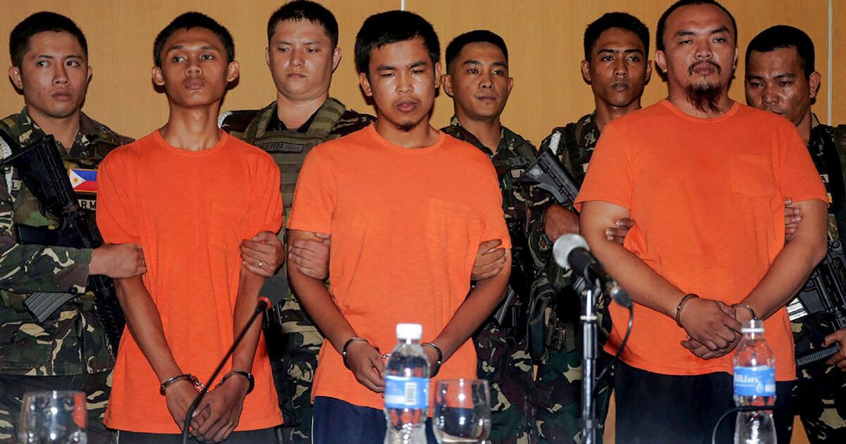 Philippine troops capture 3 suspects in deadly bomb attack that killed 15