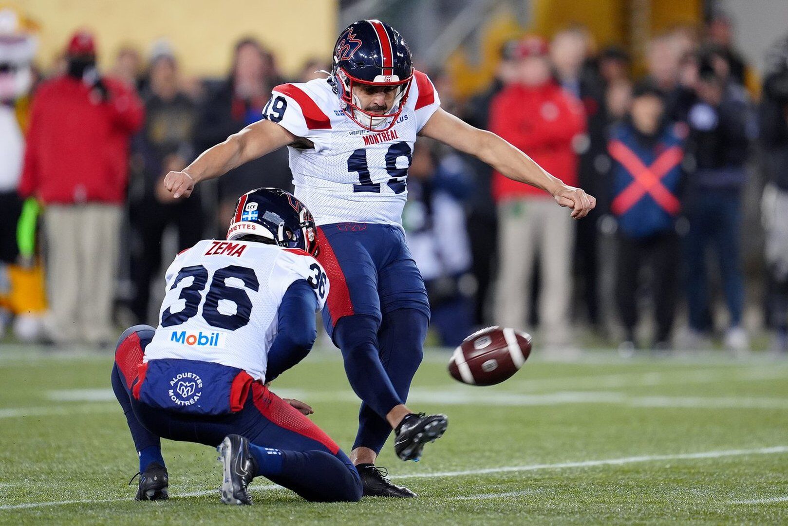 Als kicker Maltos Diaz puts mother’s name on his back — and carries it ...