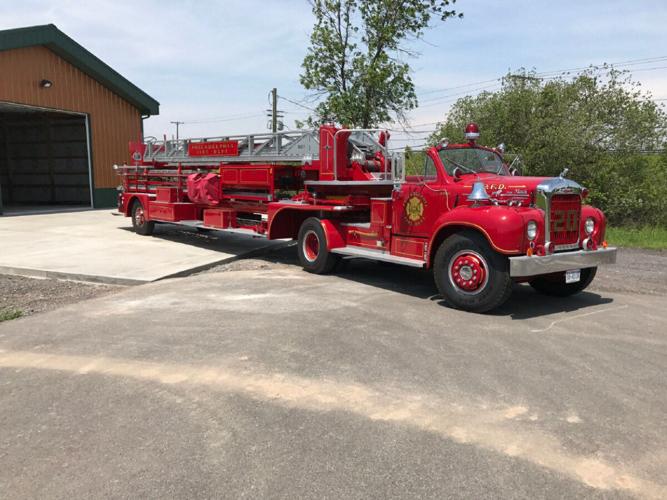 Eye Candy: 1962 Mack B-85F Fire Truck
