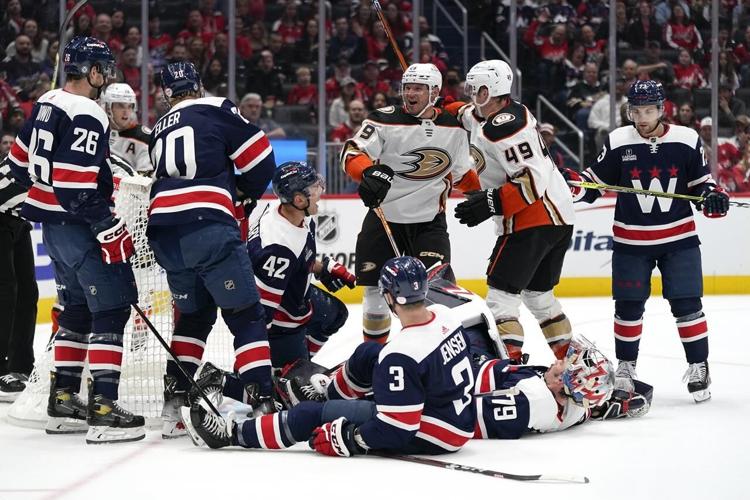Ducks end 6-game skid, hand Capitals 6th consecutive loss