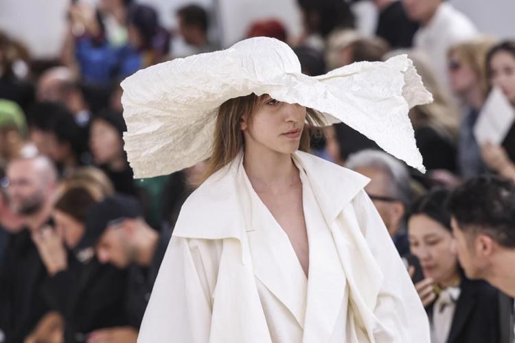 Loewe showcases high-waisted silhouettes in surrealistic Paris fashion ...