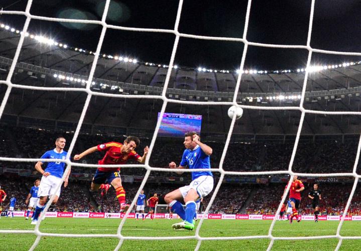 Euro 2012: Spain beats Italy 4-0 in European Championship final