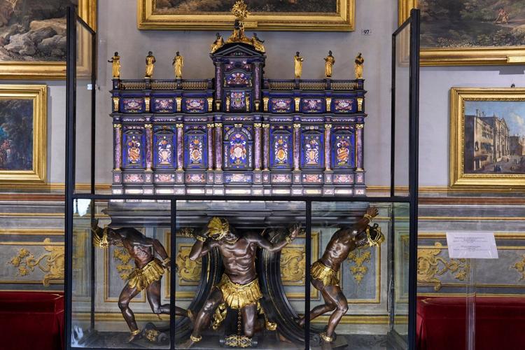 Photos of the treasures in Rome's exclusive Colonna Palace