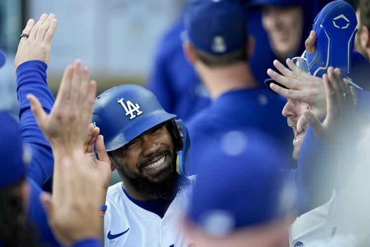 Dodgers finish off Mets with 10-5 win in NLCS and advance to face Yankees in World Series