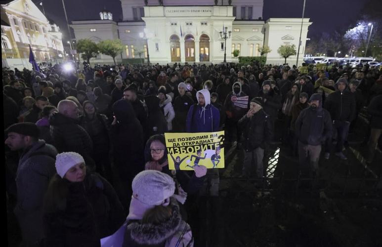 Bulgarians protest reinstatement of paper election ballots
