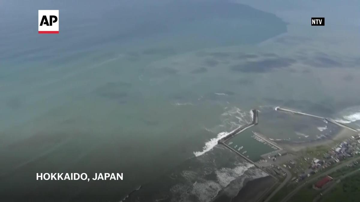 Small tsunami forecast in B.C., beaches closed, after massive 8.8 quake ...