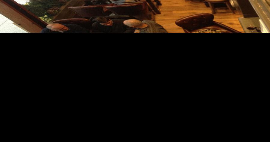 Reds Wine Tavern: Buzz on bars