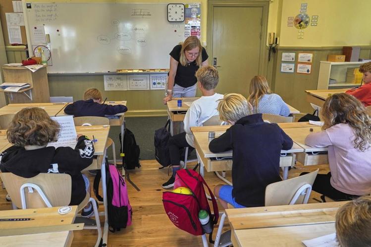 Sweden brings more books and handwriting practice back to its tech ...