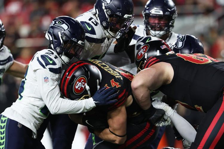 Seahawks ace final regular-season test, shut down 49ers and enter ...