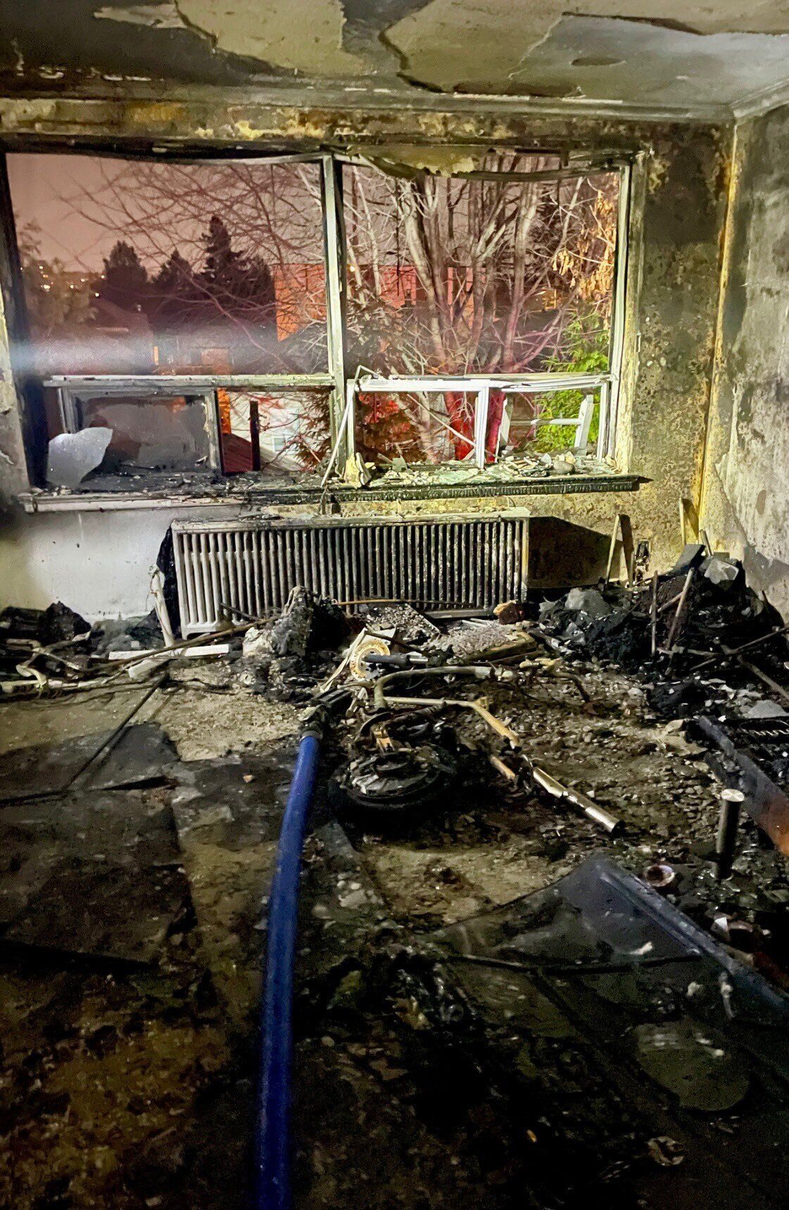 Dramatic photos of 2 lithium-ion battery fires in Toronto