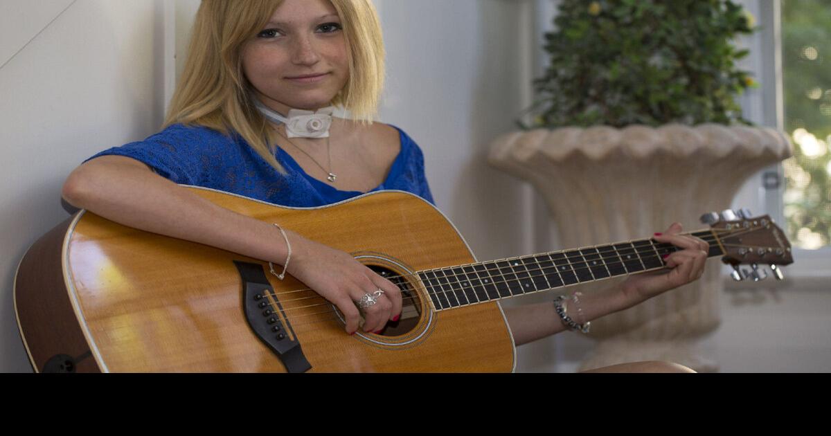 Carley Allison, teenager who sang as she fought cancer, dies