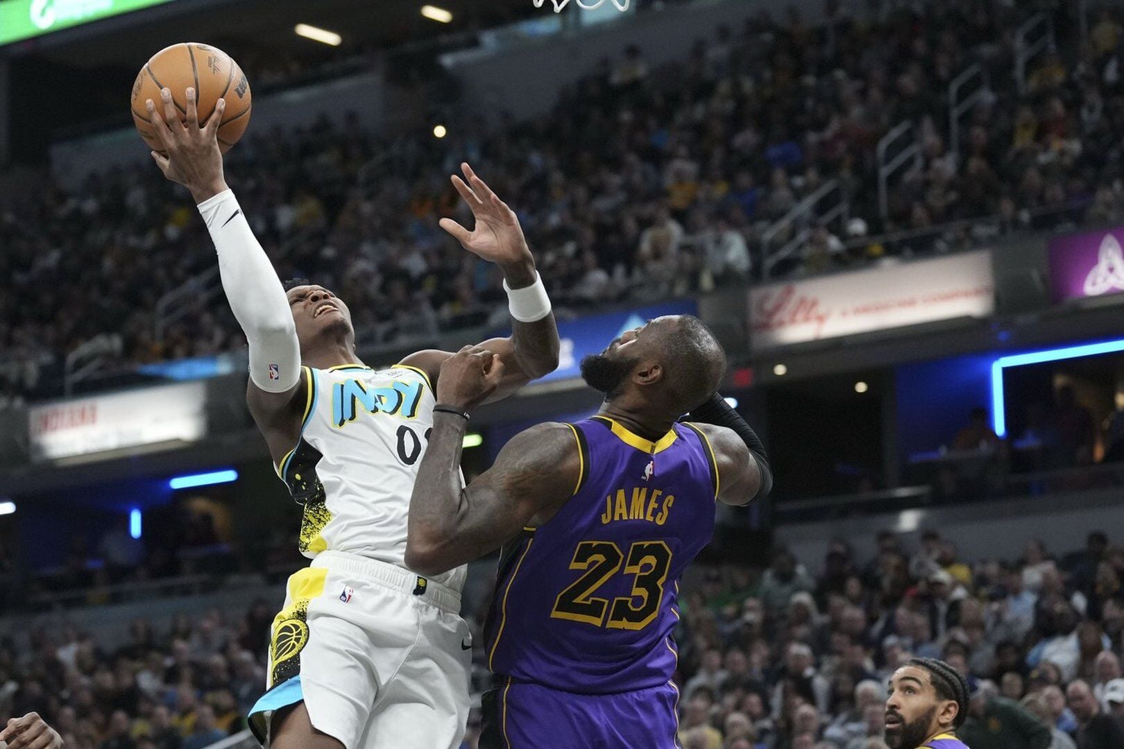 LeBron James has big finish to lift Lakers past Pacers and extend ...