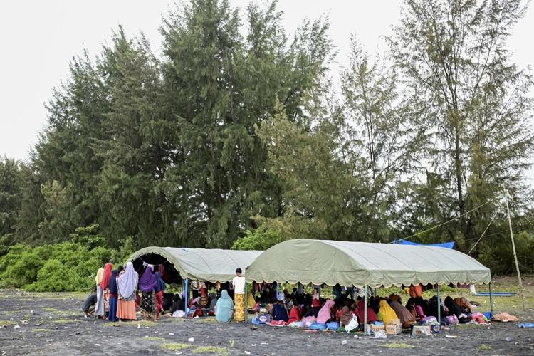 ‘Pray for us’: Eyewitnesses reveal first clues about a missing boat ...