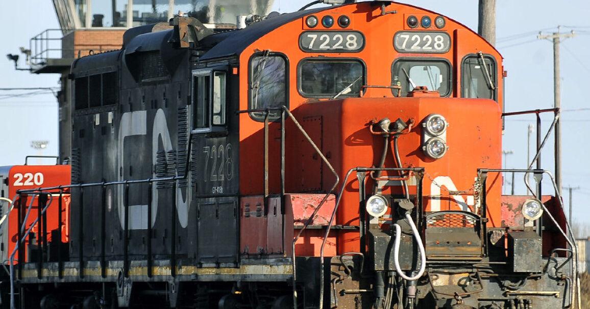 CN Rail earnings hit by lower oil, coal shipments