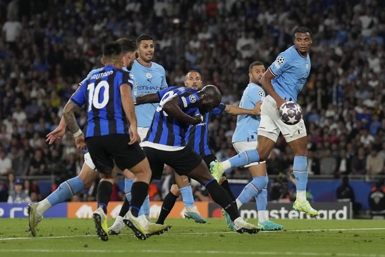 Romelu Lukaku’s late miss caps tough-luck Champions League loss for ...