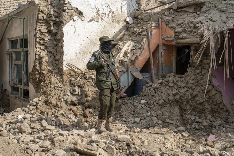 Taliban forces kill 3 IS members in raid on Kabul building