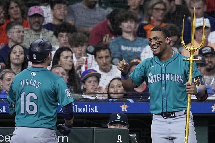 Logan Gilbert throws 8 dominant innings in Mariners' 5-0 victory over ...