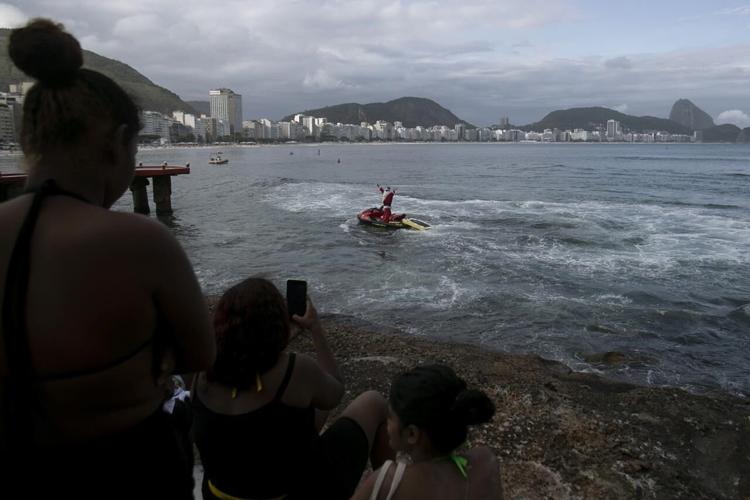 Brazilian Santa swaps sleigh for Jet Ski to deliver toys - and joy - to ...