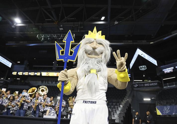 March Madness mascots take center stage during NCAA men's and women's ...