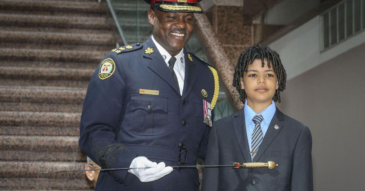 Mark Saunders takes helm as new Toronto police chief