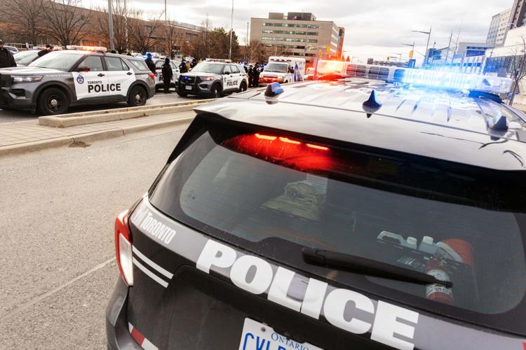 Toronto police officer collapsed, later died while on duty