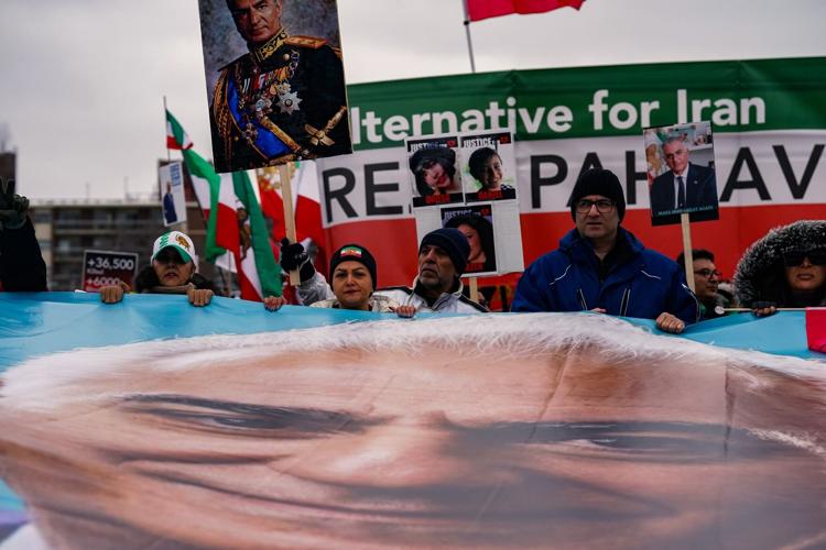 Crowd estimated at 350,000 marches in North York to support anti ...
