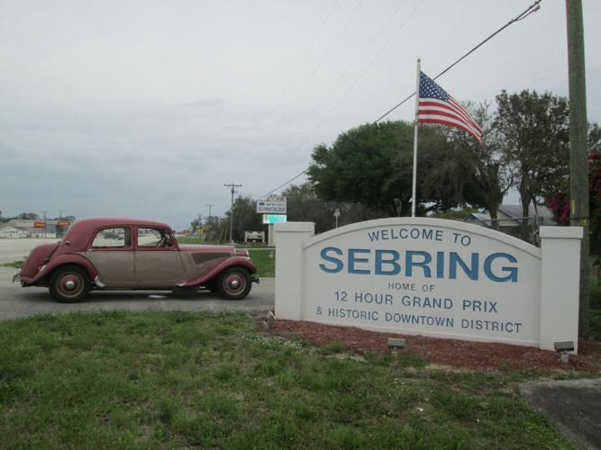 Eye Candy: 1955 Citroën Traction Avant