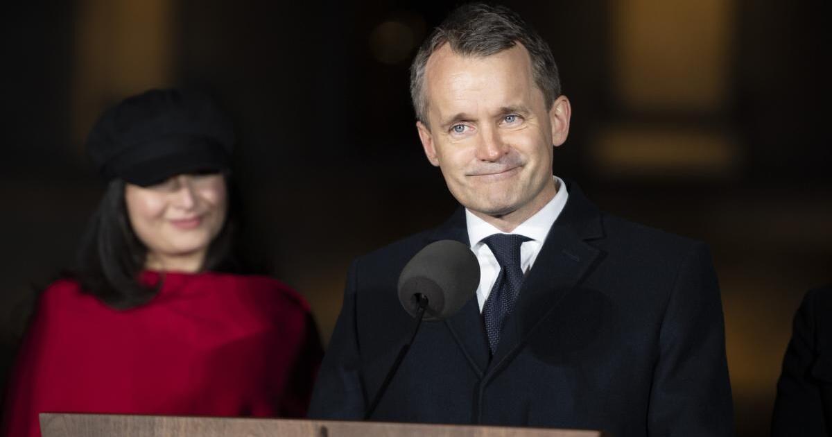 Pipeline politics: New natural resources minister O’Regan heads to ...