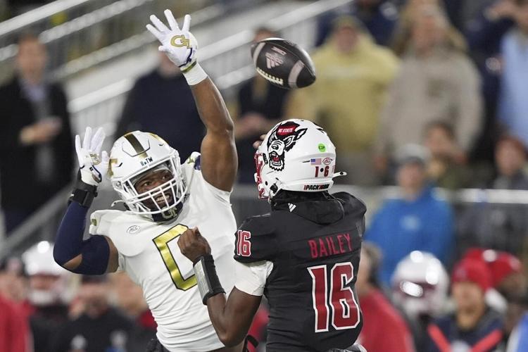 Philo delivers go-ahead TD run with 22 seconds remaining to lift ...