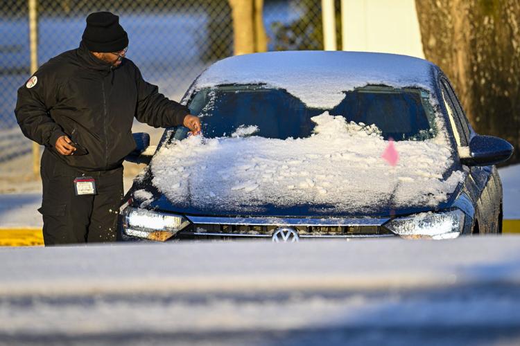 Winter storm brings rare snowfall to Florida, closes schools